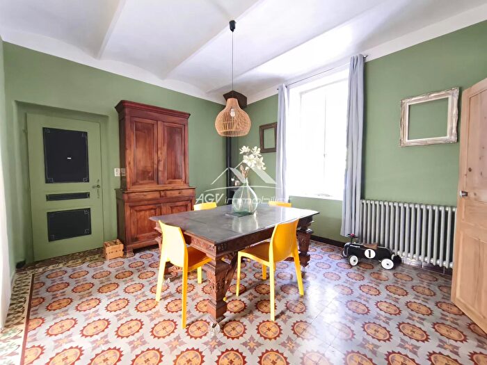 Maison à vendre - Saint-Julien-les-Rosiers - 8 pièces - 5 chambres