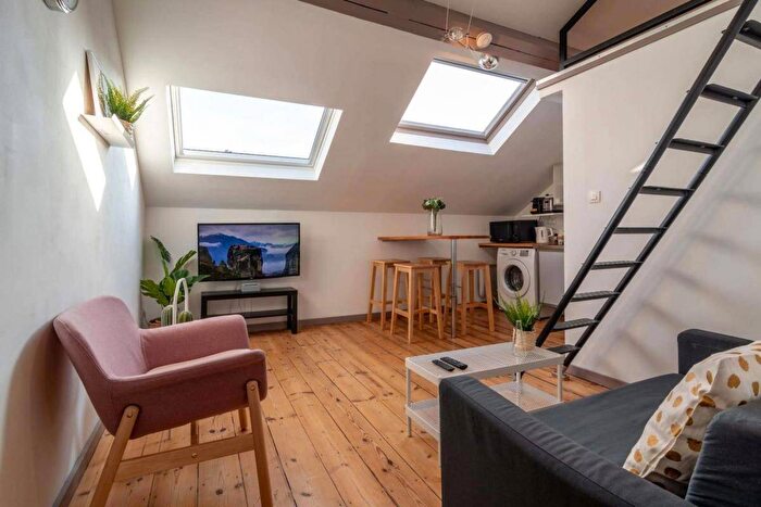 Appartement à louer - Grand boulevard, La Madeleine - 2 pièces - 2 chambres