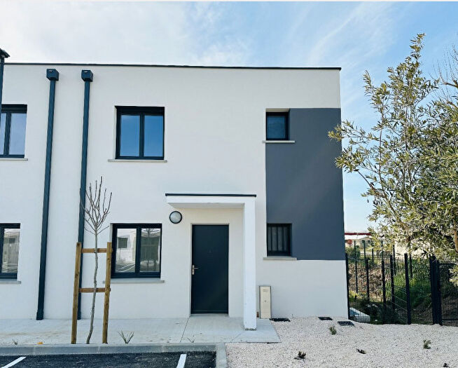 Maison à louer - Sérignan - 4 pièces - 3 chambres