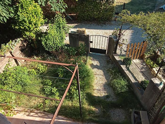 Maison à vendre - Saint-Martin-de-la-Brasque - 4 pièces - 3 chambres