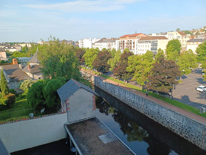 Appartement à louer - Aurillac, Centre-ville - 5 pièces - 3 chambres