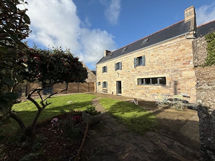 Maison à vendre - Plouhinec - 11 pièces - 6 chambres