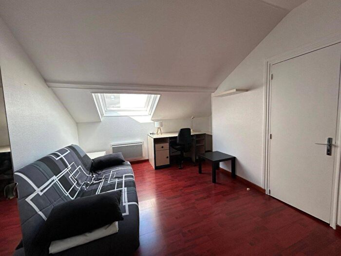 Appartement à louer - Bois dAmour-Porte de Paris-Courlancy, Reims - 1 pièce