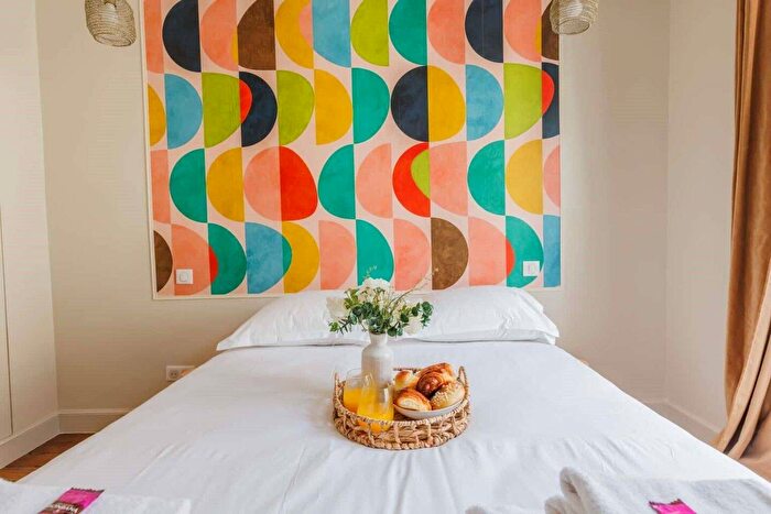 Appartement à louer - Saint Placide, Paris ème arrondissement - 3 pièces - 2 chambres