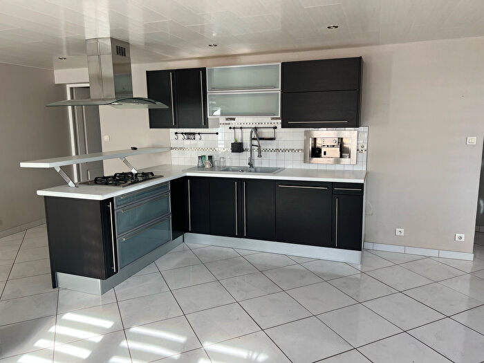 Maison 5 pièces à louer à Faulx