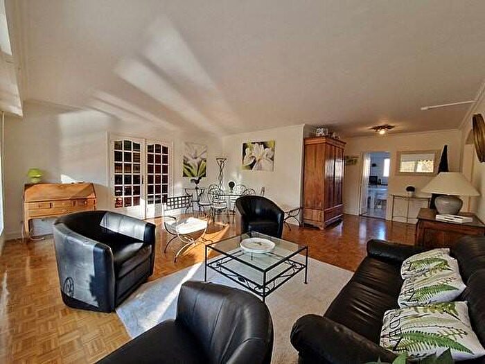 Appartement à louer - Flammarion, Lyon ème arrondissement - 6 pièces - 4 chambres