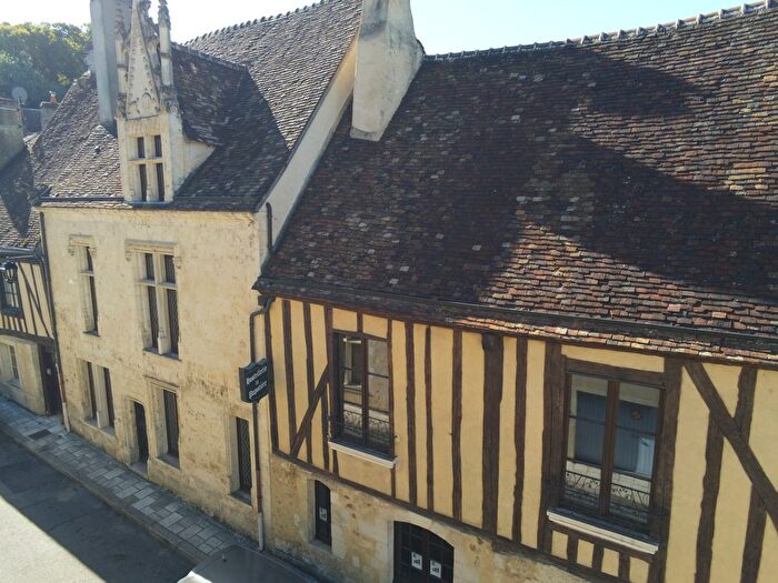 Nogent-le-Rotrou : Maison 11 pièces à vendre
