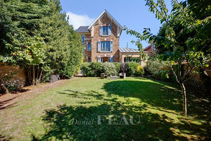 Maison à vendre - Le Chesnay, Saint-Antoine de Padoue - 9 pièces - 6 chambres