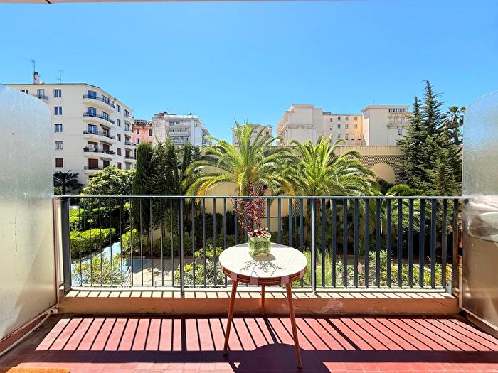 Appartement 3 pièces à Nice, Carré dor, à vendre