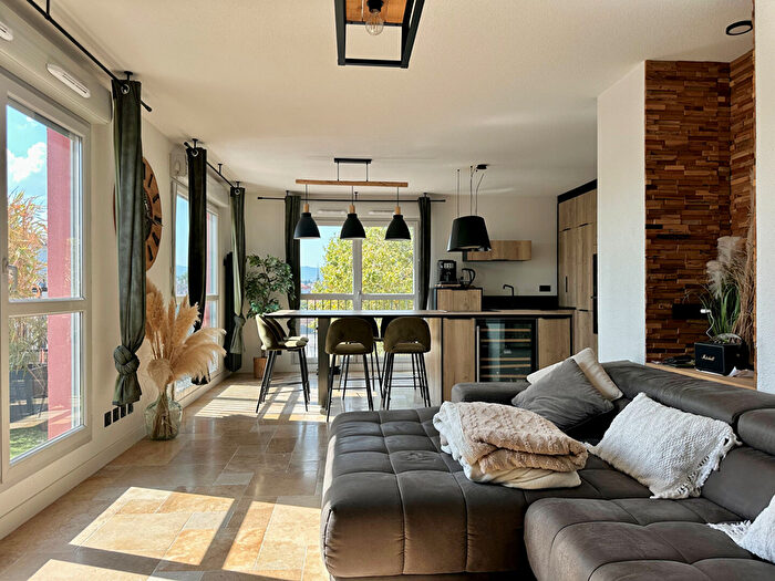 Villefranche-sur-Saône, Nord Est : Appartement 4 pièces à vendre
