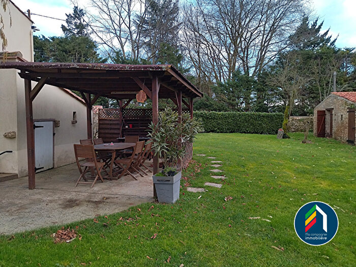 Maison à vendre - Saint-Germain-de-Prinçay - 5 pièces - 2 chambres