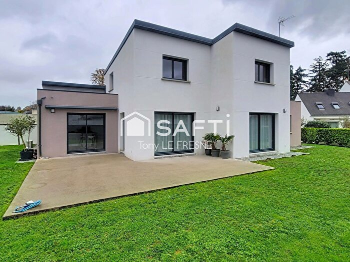 Maison à vendre - Pontivy, Centre-ville, Blavet - 6 pièces - 4 chambres