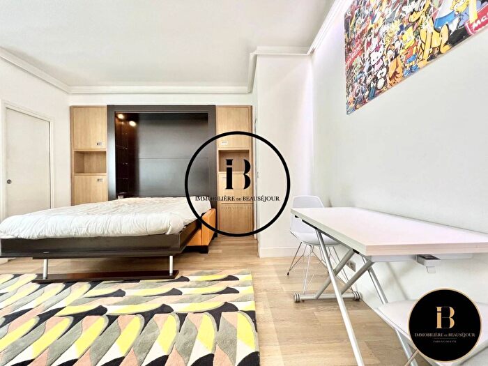 Appartement à louer - Ternes-Maillot, Paris ème arrondissement - 1 pièce