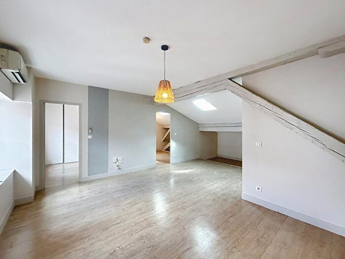 Toulouse, Saint-Georges : Appartement 4 pièces à louer