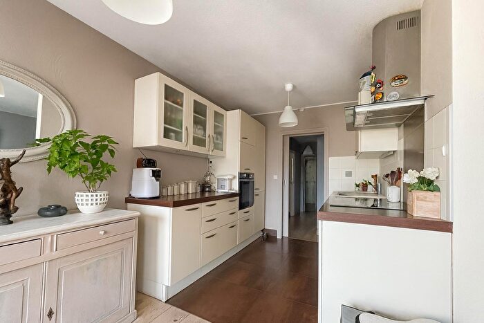 Appartement à vendre - Décines-Charpieu, Centre-ville - 5 pièces - 4 chambres