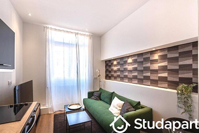 Appartement à louer - Badouillère-Saint Roch-Valbenoîte, Saint-Étienne - 1 pièce - 3 chambres