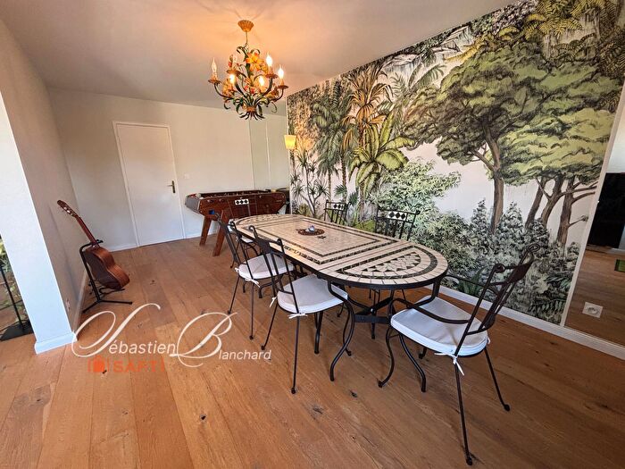 Appartement 5 pièces à Ferney-Voltaire, à vendre