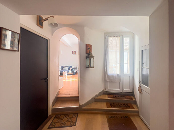 Digne-les-Bains, Centre-ville, Bourg : Appartement 3 pièces à vendre