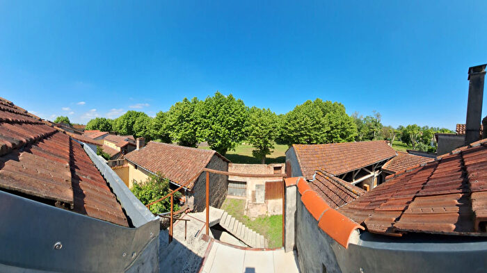 Maison à vendre - Riscle - 8 pièces - 5 chambres