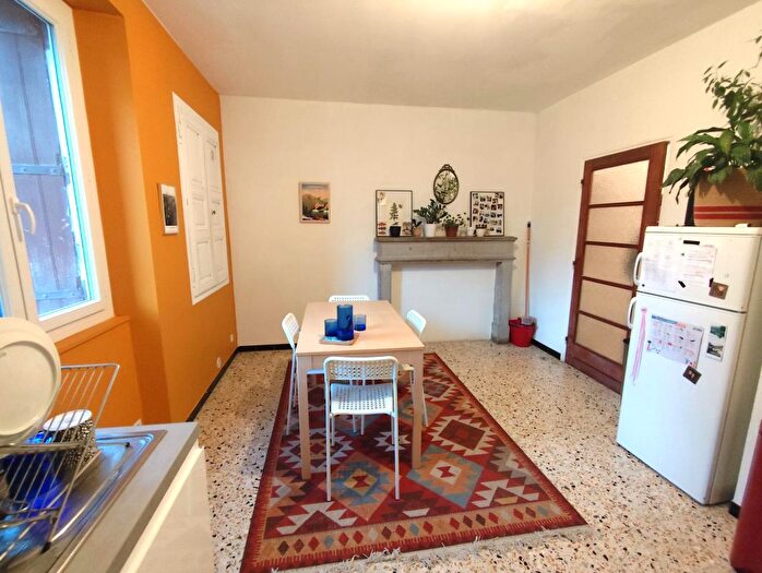 Appartement à vendre - Remoulins - 4 pièces - 3 chambres