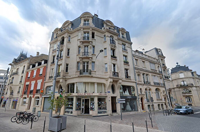 Appartement à louer - Reims, Centre-ville - 2 pièces - 1 chambre