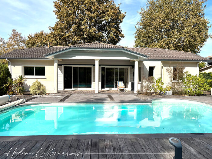 Maison à vendre - Martignas-sur-Jalle - 6 pièces - 4 chambres