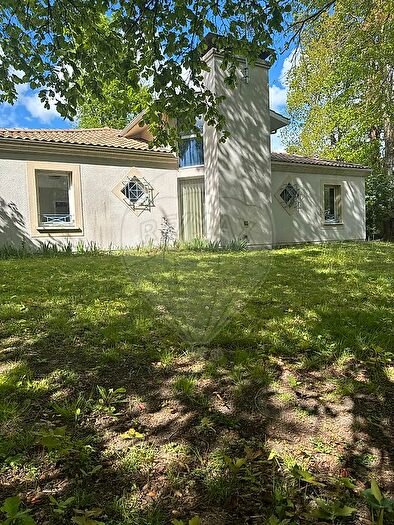 Maison 7 pièces à vendre à Léognan