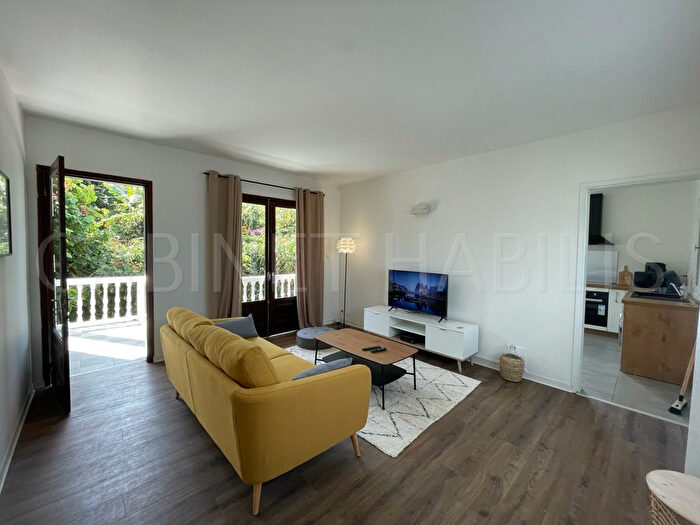 Maison à louer - Le Tampon, Dassy - 2 pièces - 1 chambre