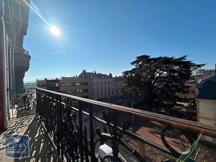 Appartement à louer - Roanne, Centre-ville, Varenne - 5 pièces - 4 chambres