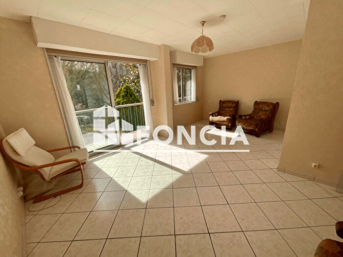 Appartement à vendre - Fresnes, Centre-ville - 4 pièces - 2 chambres