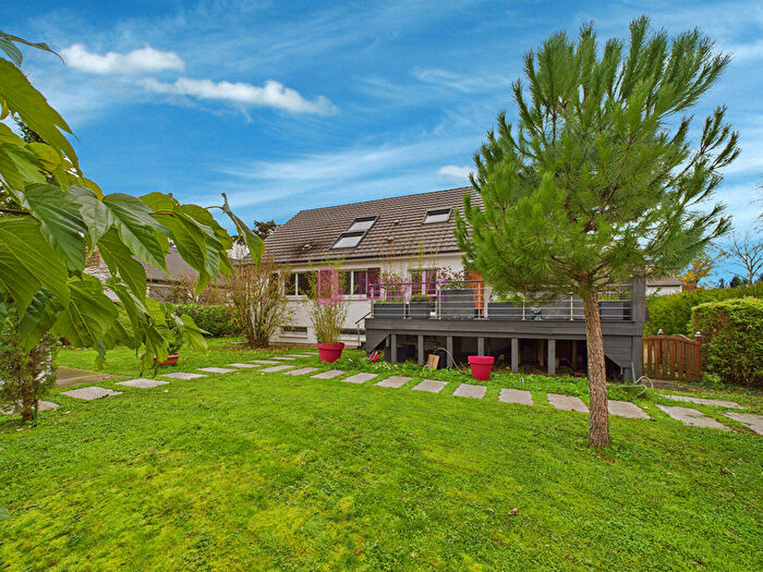 Maison à vendre - Bertrange - 9 pièces - 5 chambres