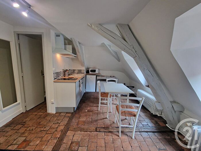 Moulins, Centre-ville : Appartement 1 pièce à louer