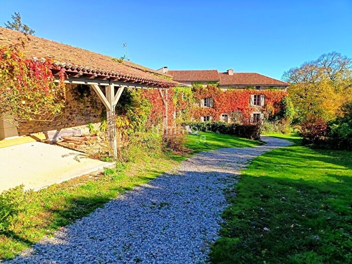 Maison à vendre - Sugères - 11 pièces - 8 chambres