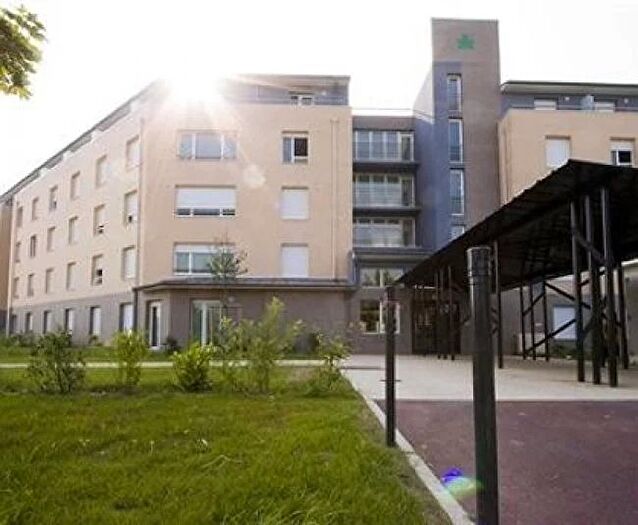 Cergy, Axe Majeur, Horloge : Appartement 1 pièce à vendre