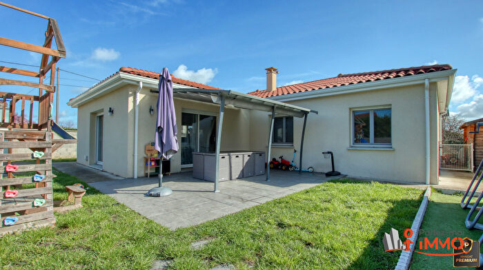 Maison à vendre - Savigneux - 5 pièces - 4 chambres