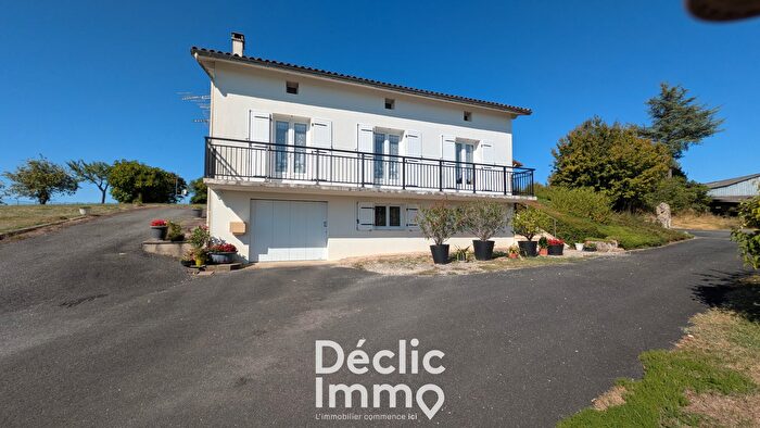 Maison à vendre - Villefagnan - 6 pièces - 5 chambres