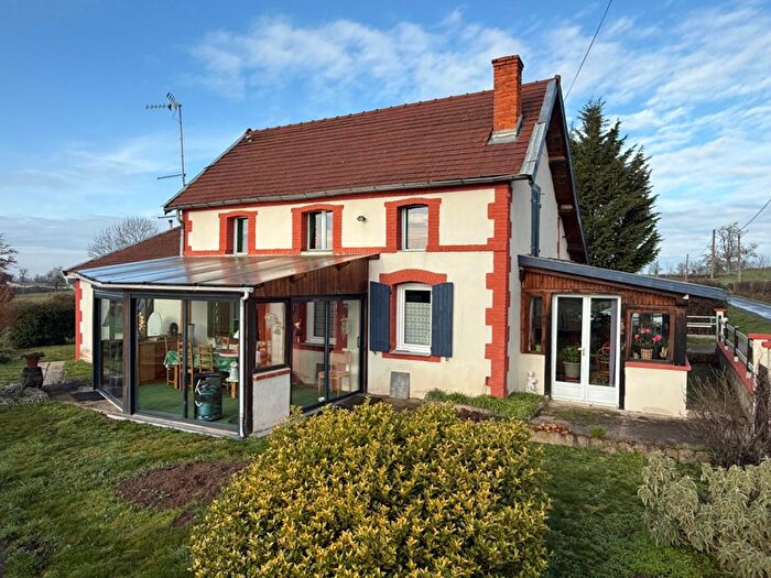 Maison à vendre - Montmarault - 4 pièces - 2 chambres