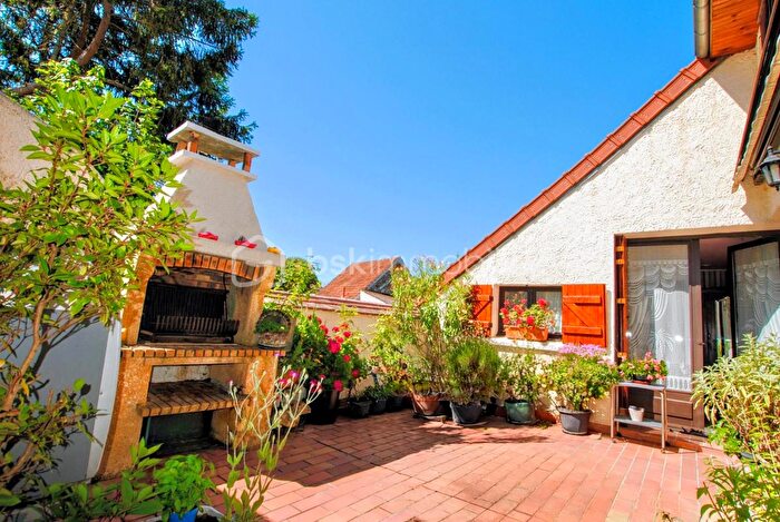 Le Tremblay-sur-Mauldre : Maison 8 pièces à vendre