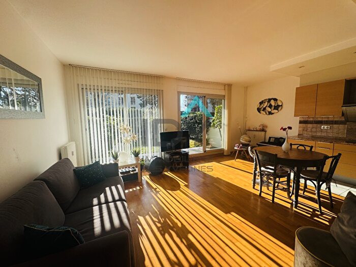 Appartement à vendre - Saint-Germain-en-Laye, Bergette, Debussy - 3 pièces - 2 chambres