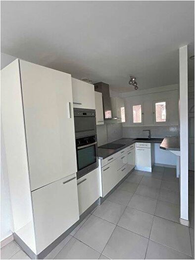 Centre Ville-Louis Blanc, Alès : Appartement 2 pièces à louer