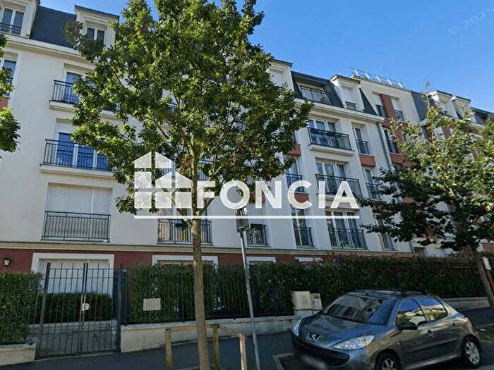 Appartement à louer - Plaisance-Boulevard de Strasbourg, Nogent-sur-Marne - 5 pièces - 3 chambres