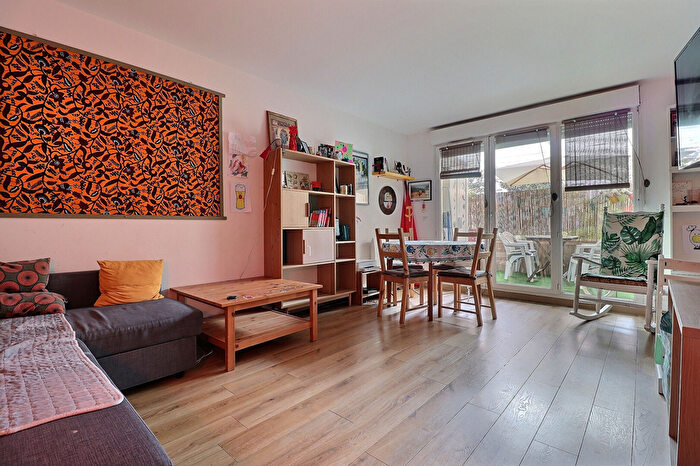 Appartement à vendre - Saint-Denis, La Plaine Saint-Denis - 3 pièces - 2 chambres