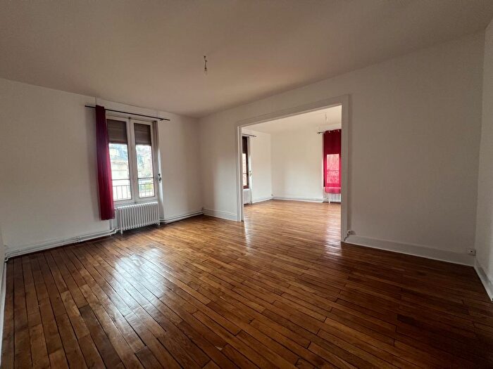 Appartement à louer - Villefranche-de-Rouergue, Ruelles, Radel, Teulel - 4 pièces - 3 chambres