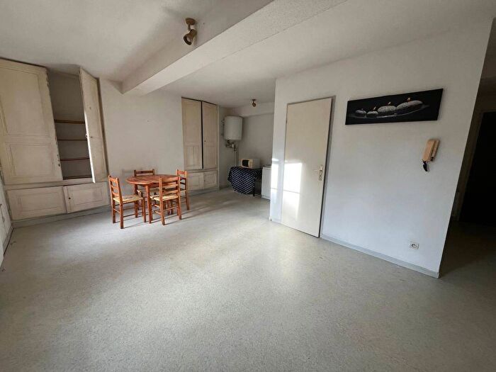 Appartement à louer - Centre-Ancienne Ville, Metz - 1 pièce