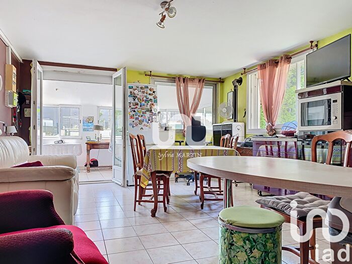 Appartement à vendre - Guillerval - 4 pièces - 2 chambres