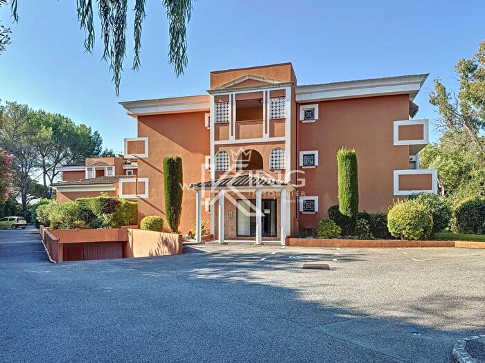 Appartement à vendre - Saint-Raphaël, Valescure, Vaulongue - 3 pièces - 2 chambres