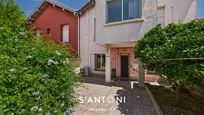 Maison à vendre - Béziers, Champ de Mars - 5 pièces - 4 chambres