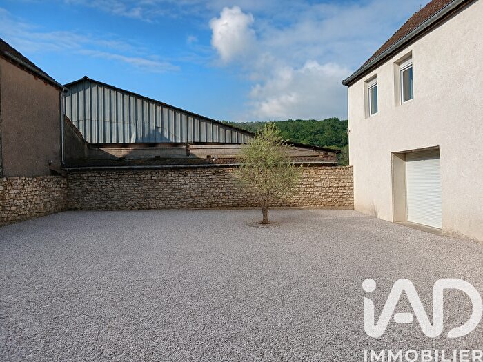 Saint-Sernin-du-Plain : Maison 4 pièces à vendre