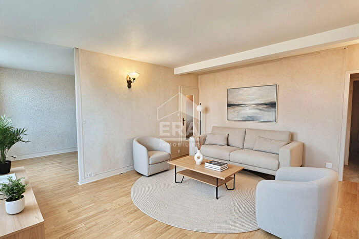 Appartement à vendre - Saint-Jean-de-la-Ruelle, Gambetta, Madeleine, Dix Arpents, Clos Neuf - 3 pièces - 2 chambres