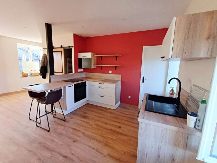 Appartement à louer - Saint-Genest-Malifaux - 3 pièces - 2 chambres